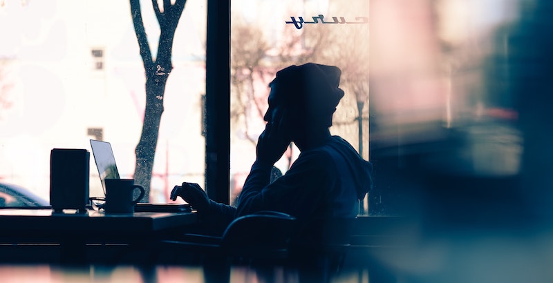 How to Tell If Someone is Listening to Your Mobile Phone Calls